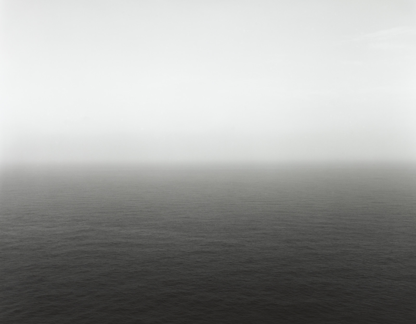 Hiroshi Sugimoto’s fascinating & tranquil Seascapes