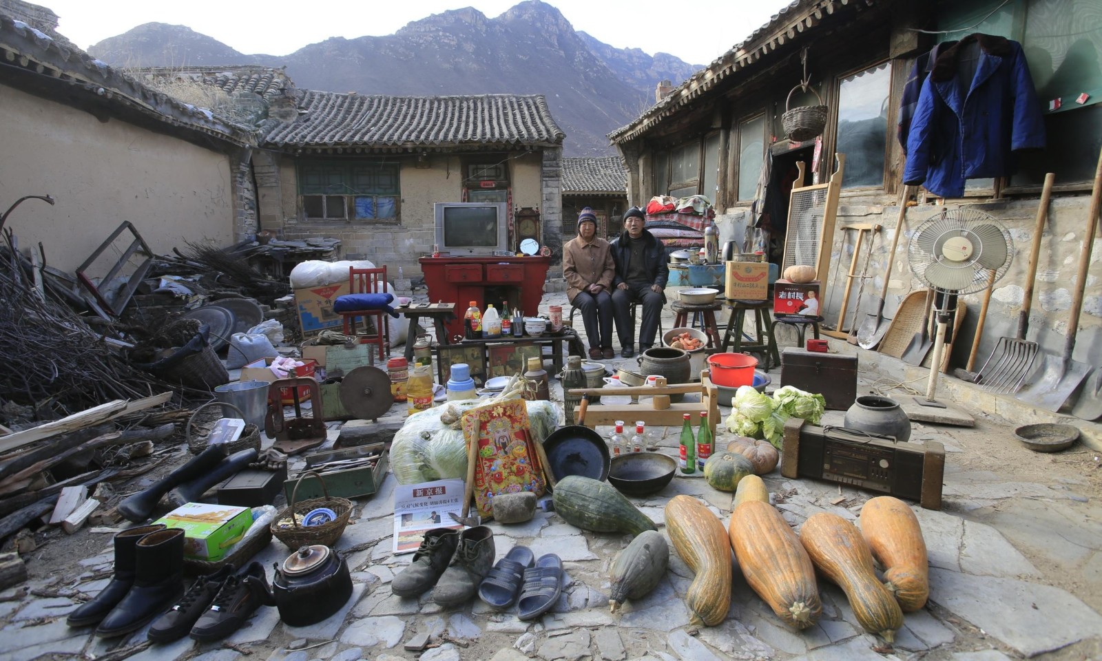 Huang Qingjun’s Family Stuff – How much is enough?