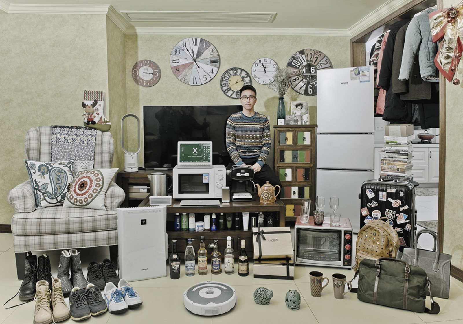Huang Qingjun’s Family Stuff – How much is enough?