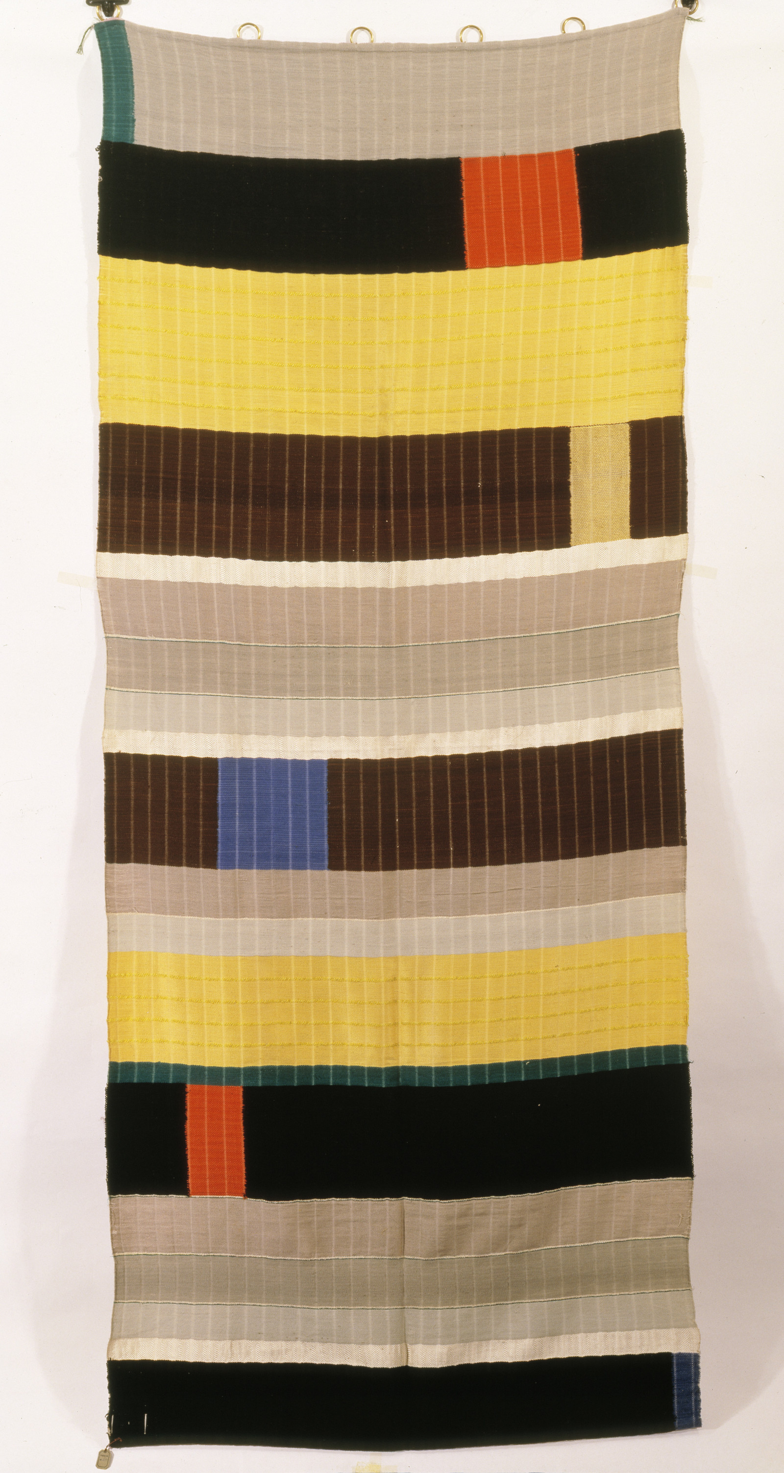 Why was Anni Albers a leading textile artist?