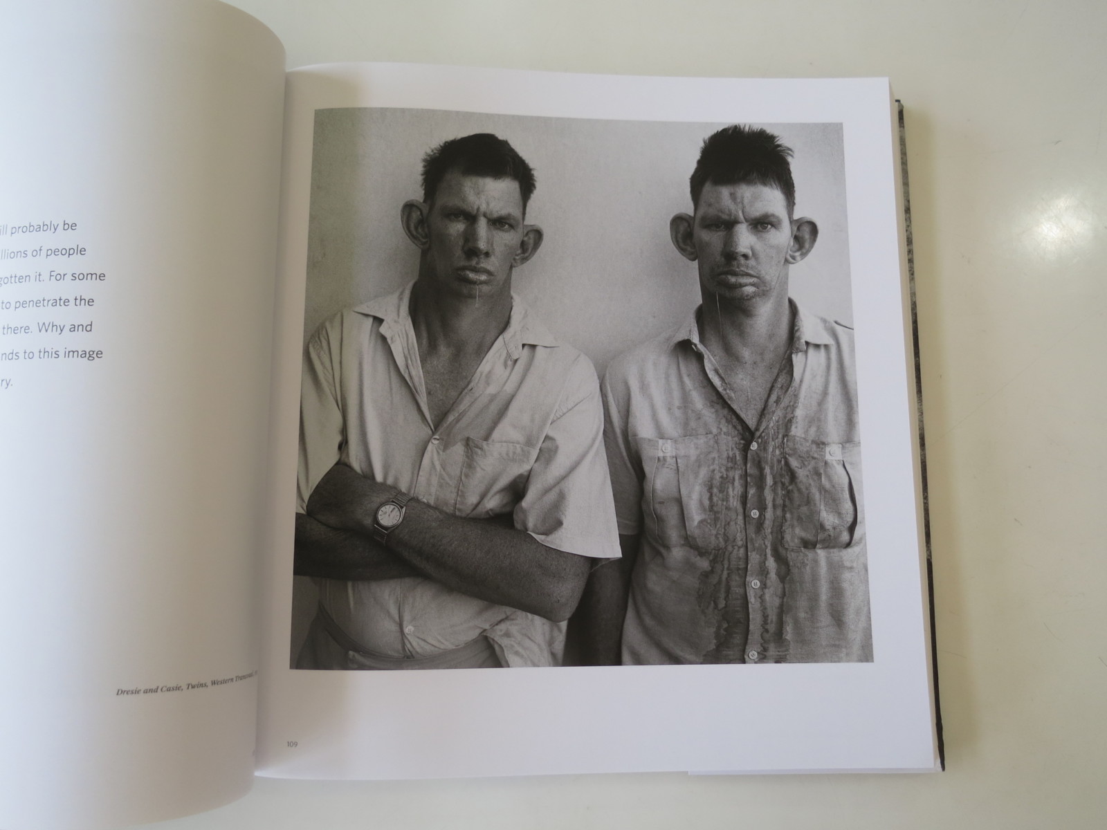 Who are Roger Ballen’s Twins? Everything you should know Who are Roger Ballen’s Twins? Everything you should know