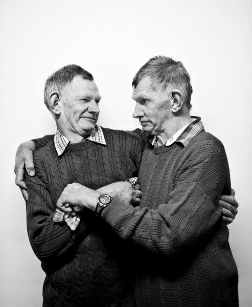 Who are Roger Ballen’s Twins? Everything you should know Who are Roger Ballen’s Twins? Everything you should know