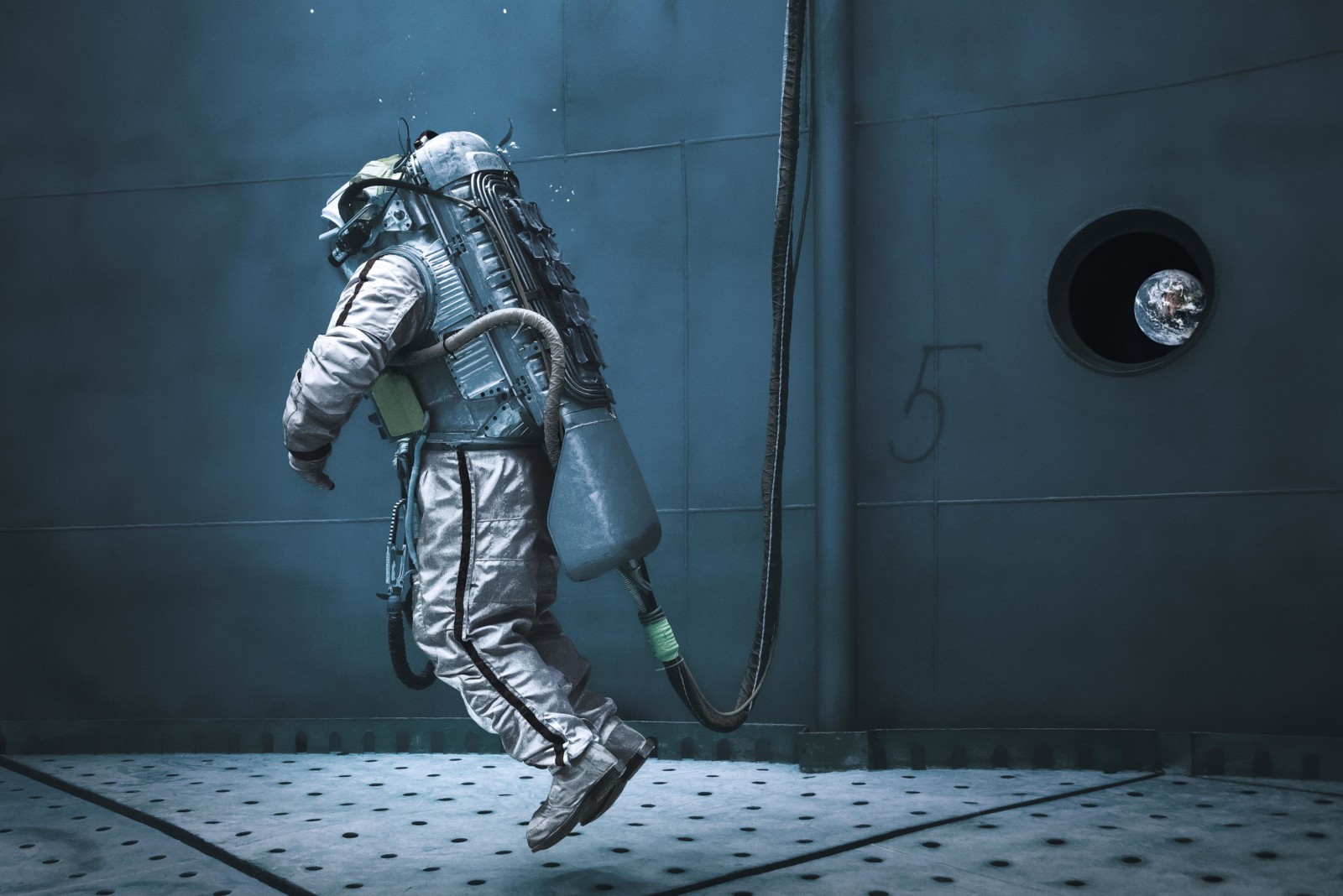 Michael Najjar & Outer Space – Shooting for the stars