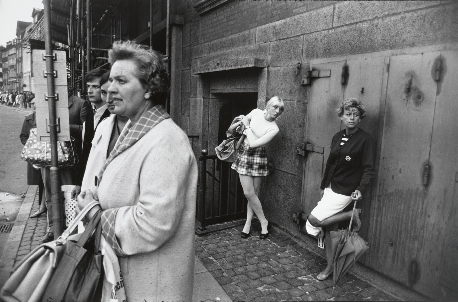 Garry Winogrand’s Women are beautiful – 50 years later