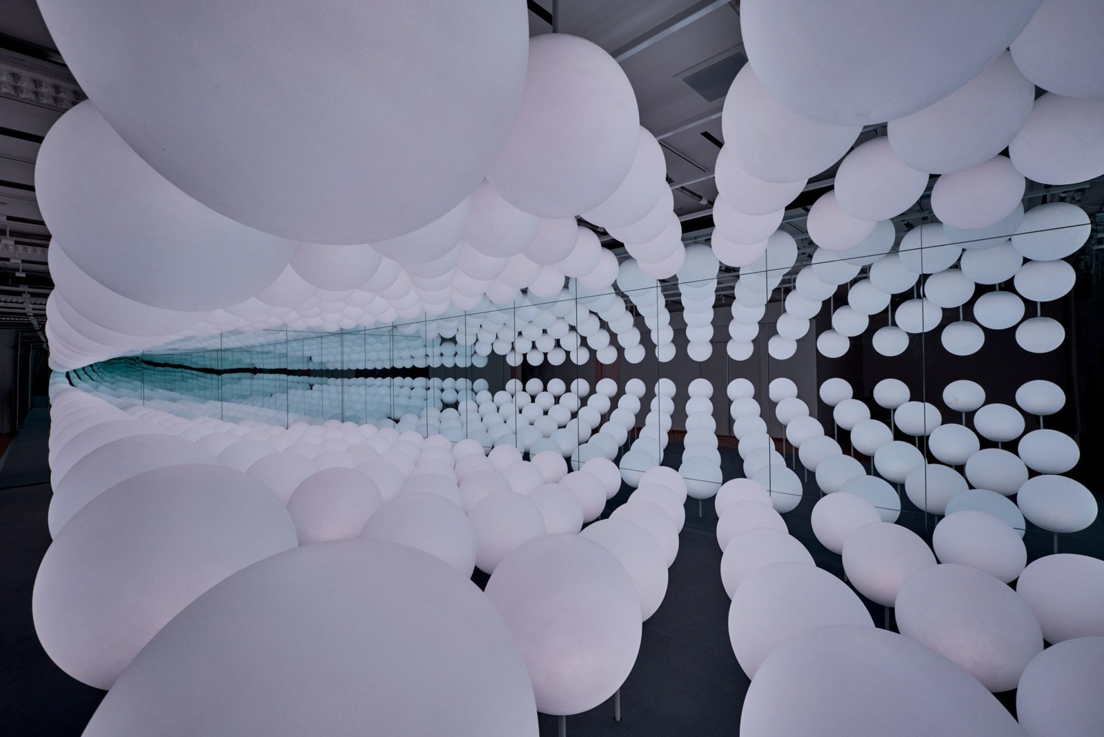 Snarkitecture’s remarkable & interactive NYC installation Sway