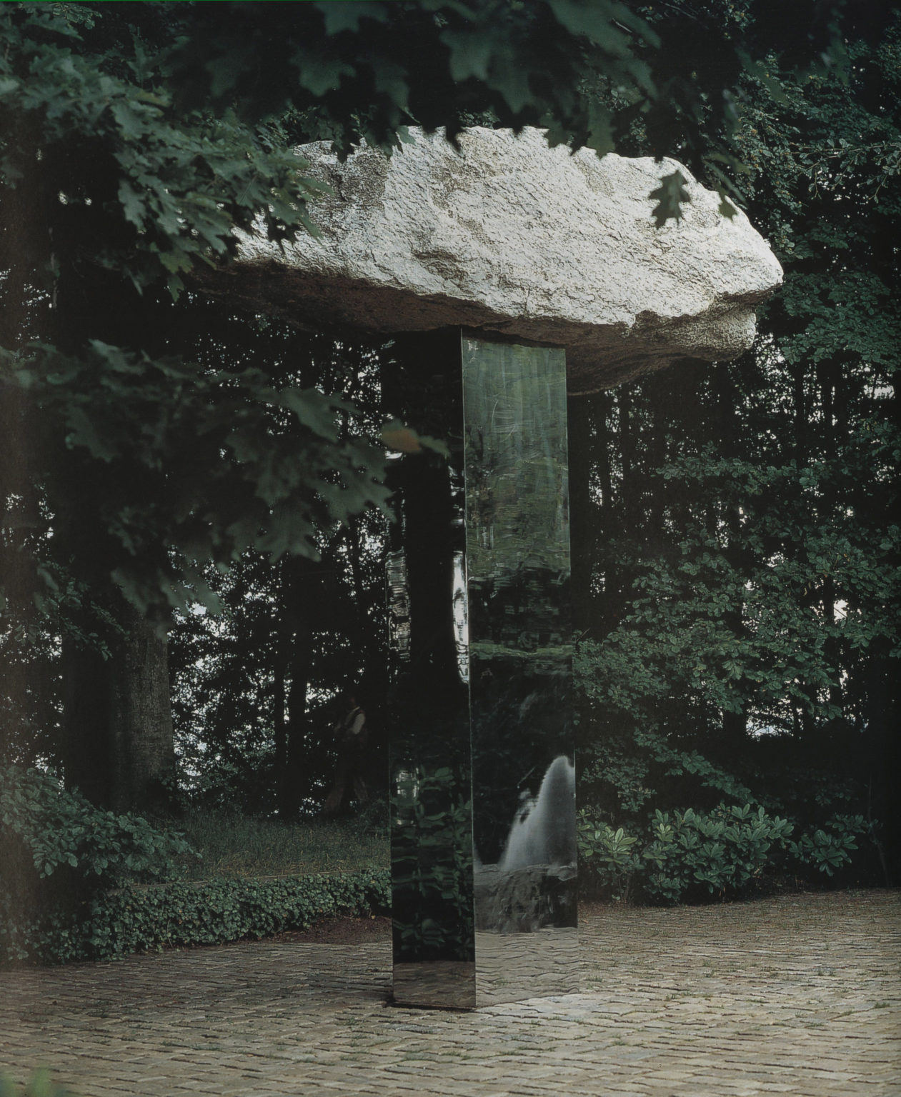 What is Nobuo Sekine’s Phase of Nothingness?