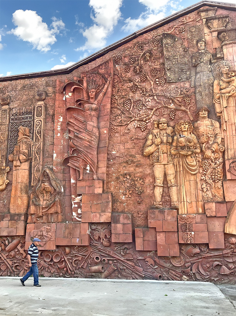 Large-scale art – 256 inspiring examples