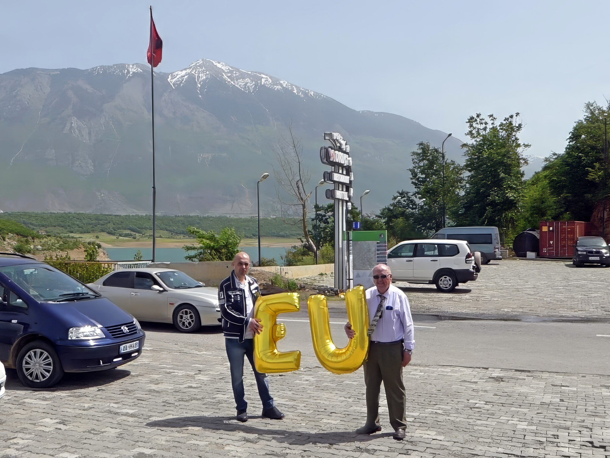Golden balloons in Kukës, Albania – EU