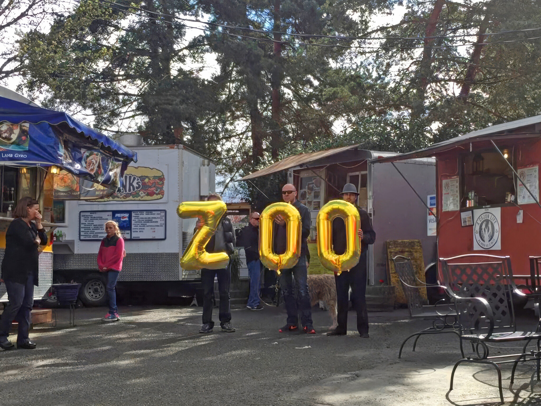 Golden balloons at Good Food Here Pod, the United States – Zoo